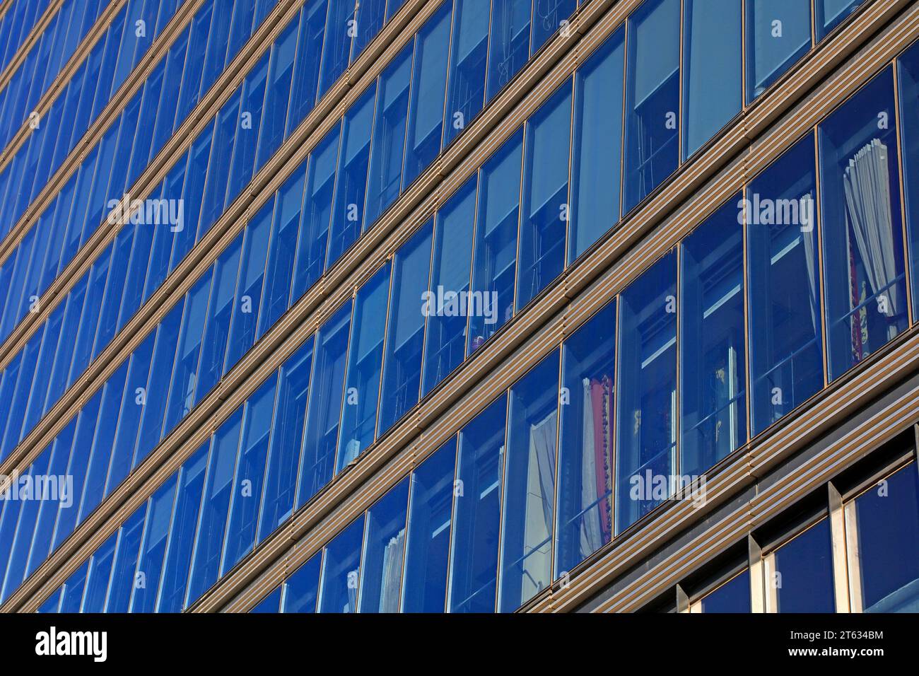 glass windows in commercial building Stock Photo - Alamy