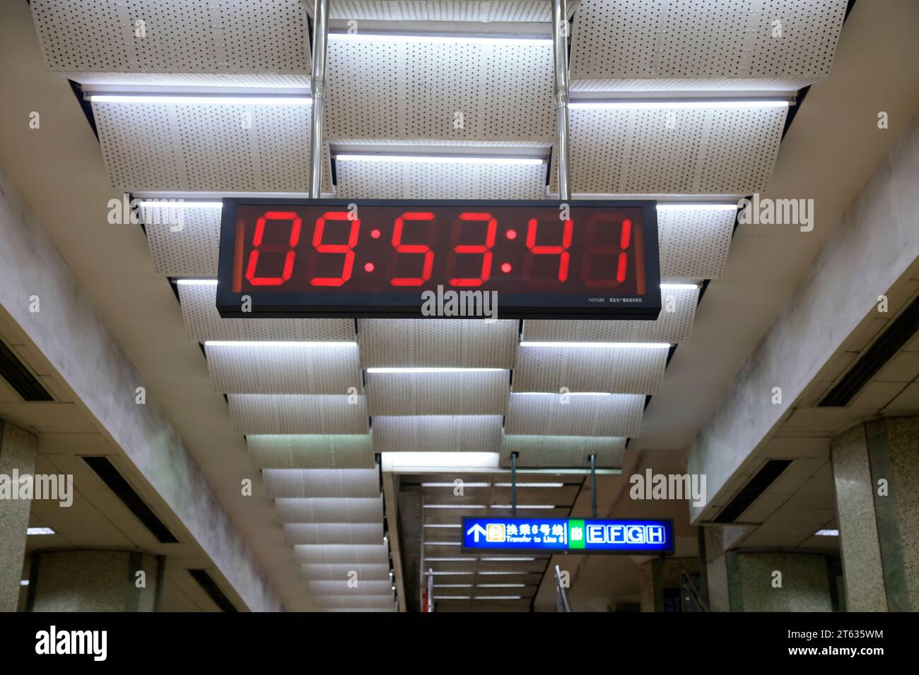 Station info screen hi-res stock photography and images - Alamy