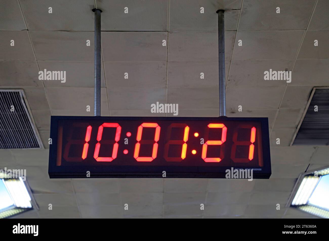 Station info screen hi-res stock photography and images - Alamy