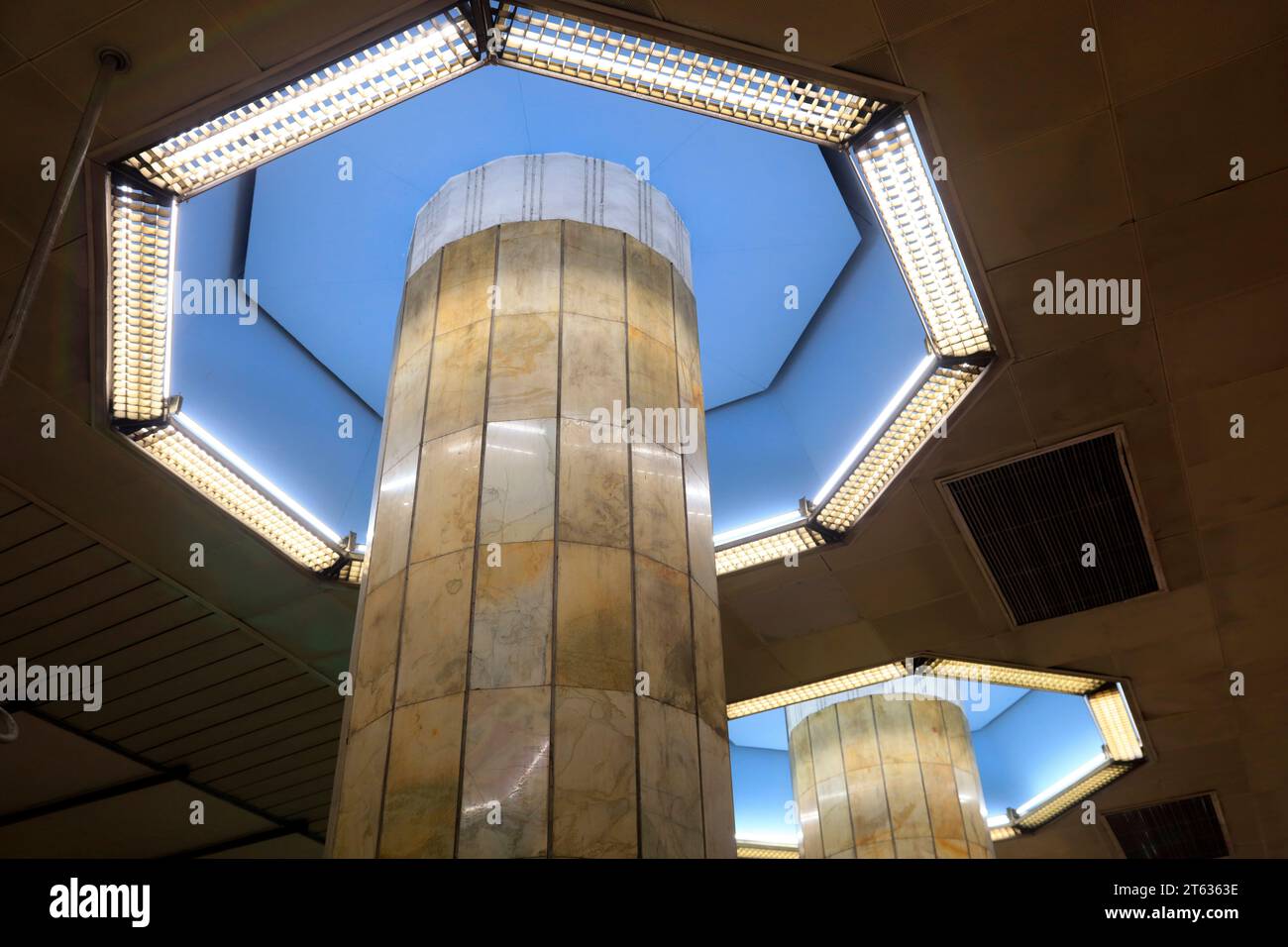 Lighting system at the top of building Stock Photo - Alamy