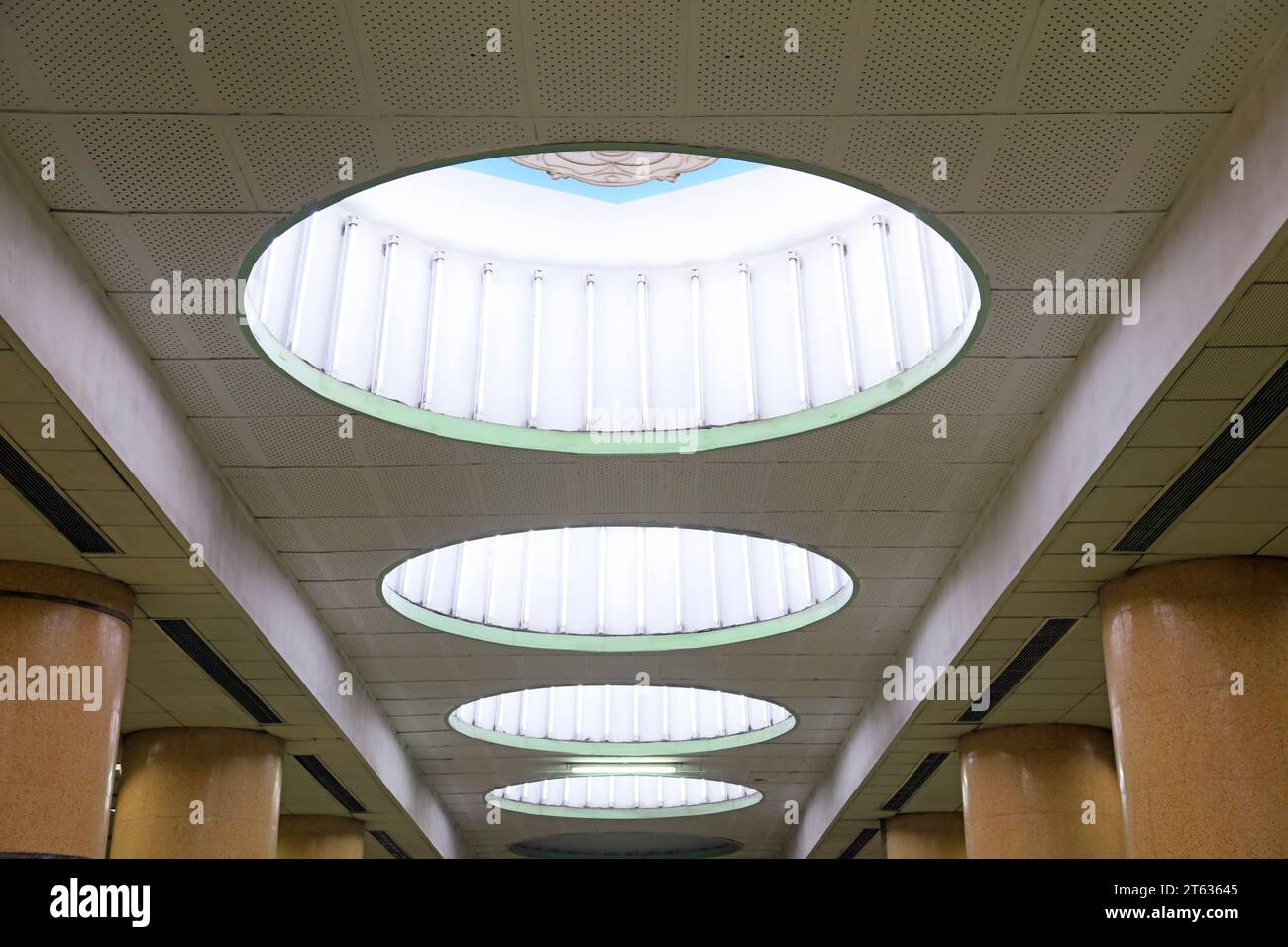 Lighting system at the top of building Stock Photo - Alamy