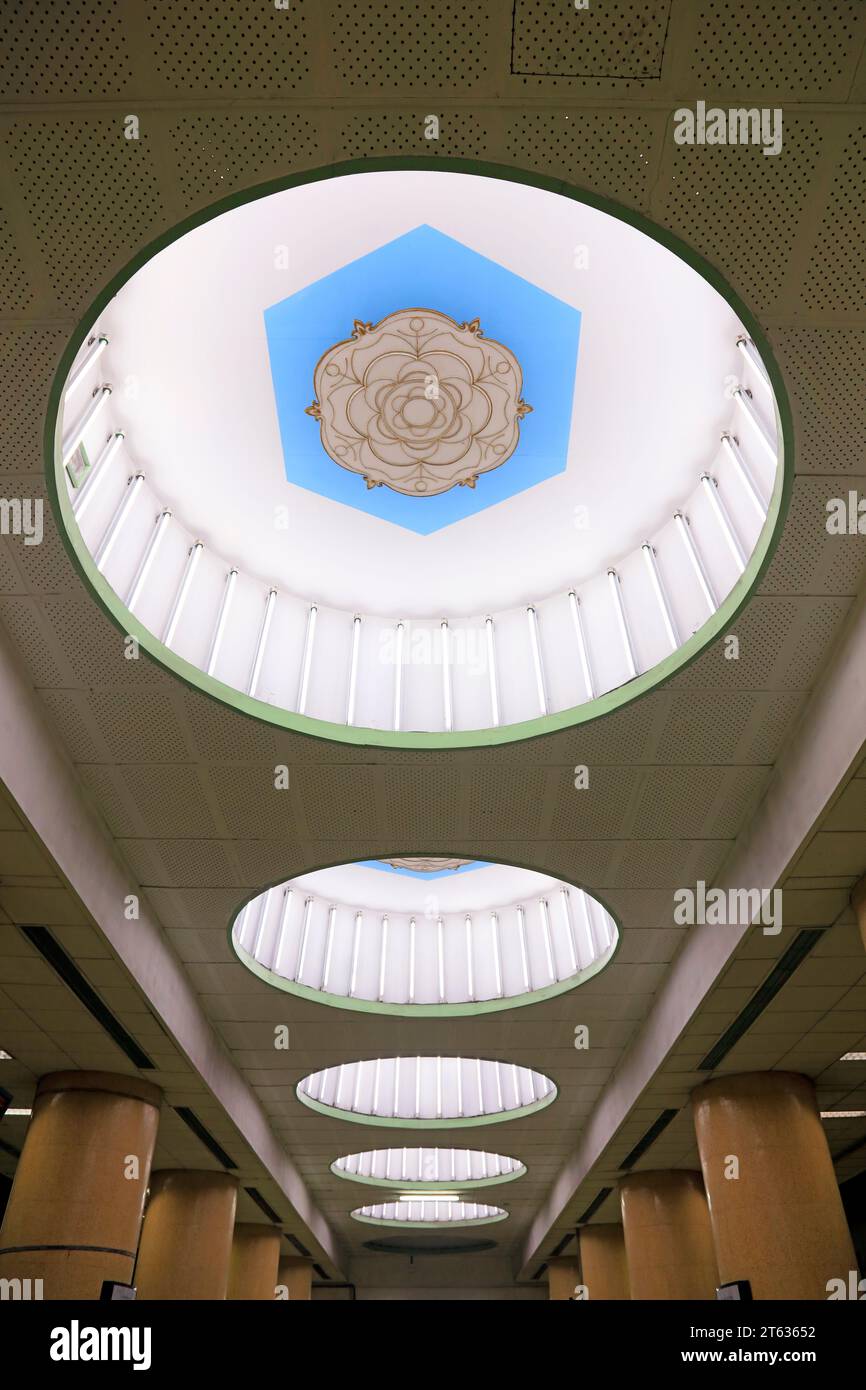 Lighting system at the top of building Stock Photo - Alamy