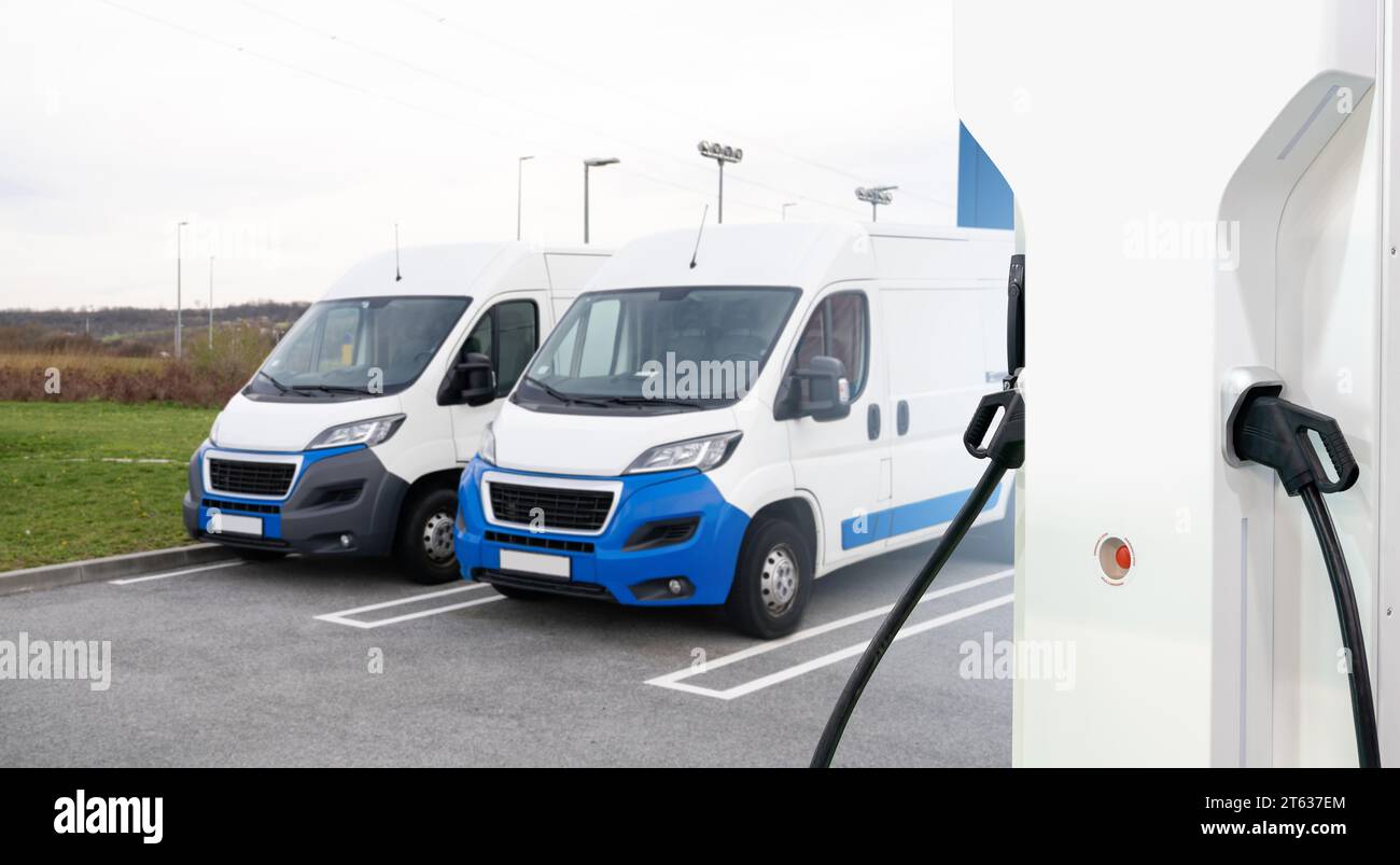 Commercial vehicle vans hi-res stock photography and images - Alamy