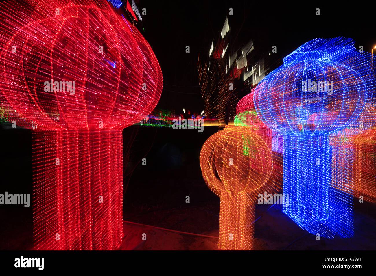 Lantern shape stretch effect Stock Photo - Alamy
