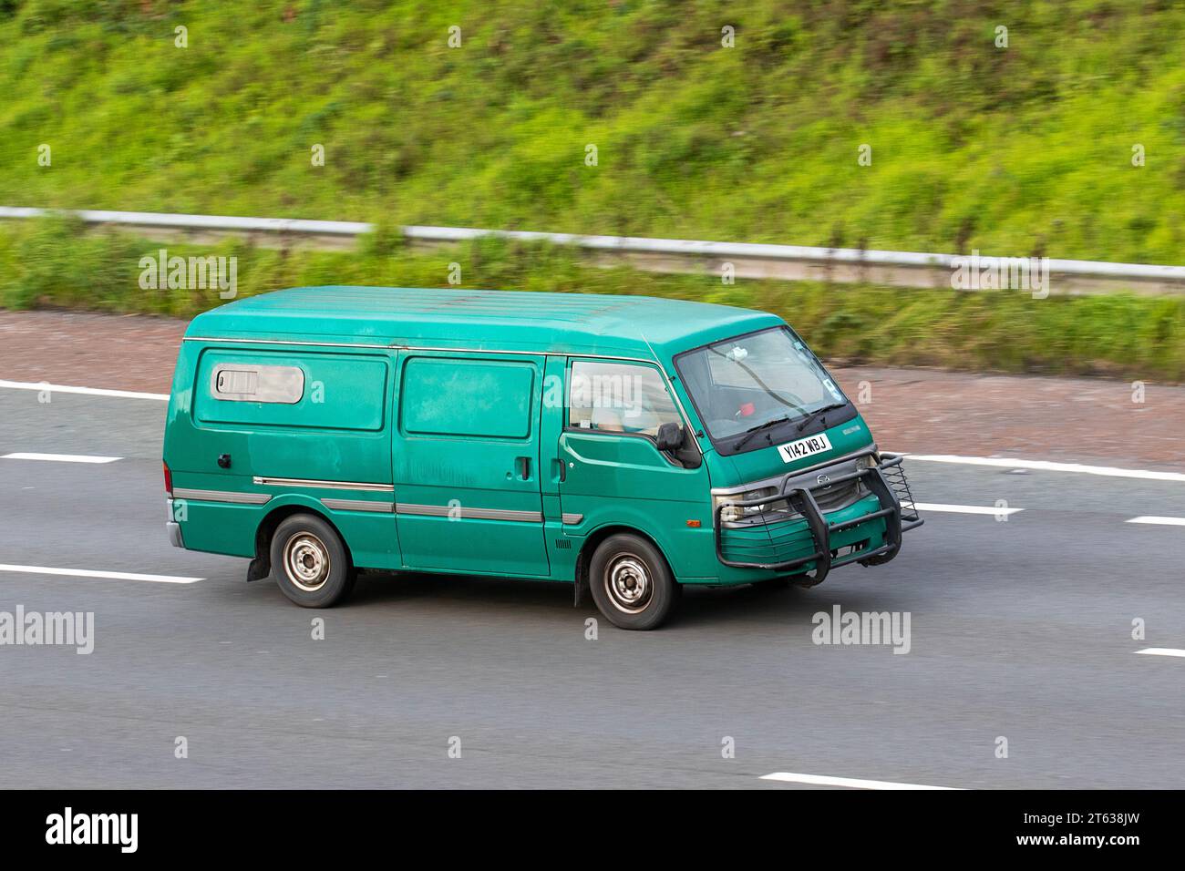2001 Mazda E2200 Mwb Di Green LCV Window Panel Van Fuel Type Diesel ...