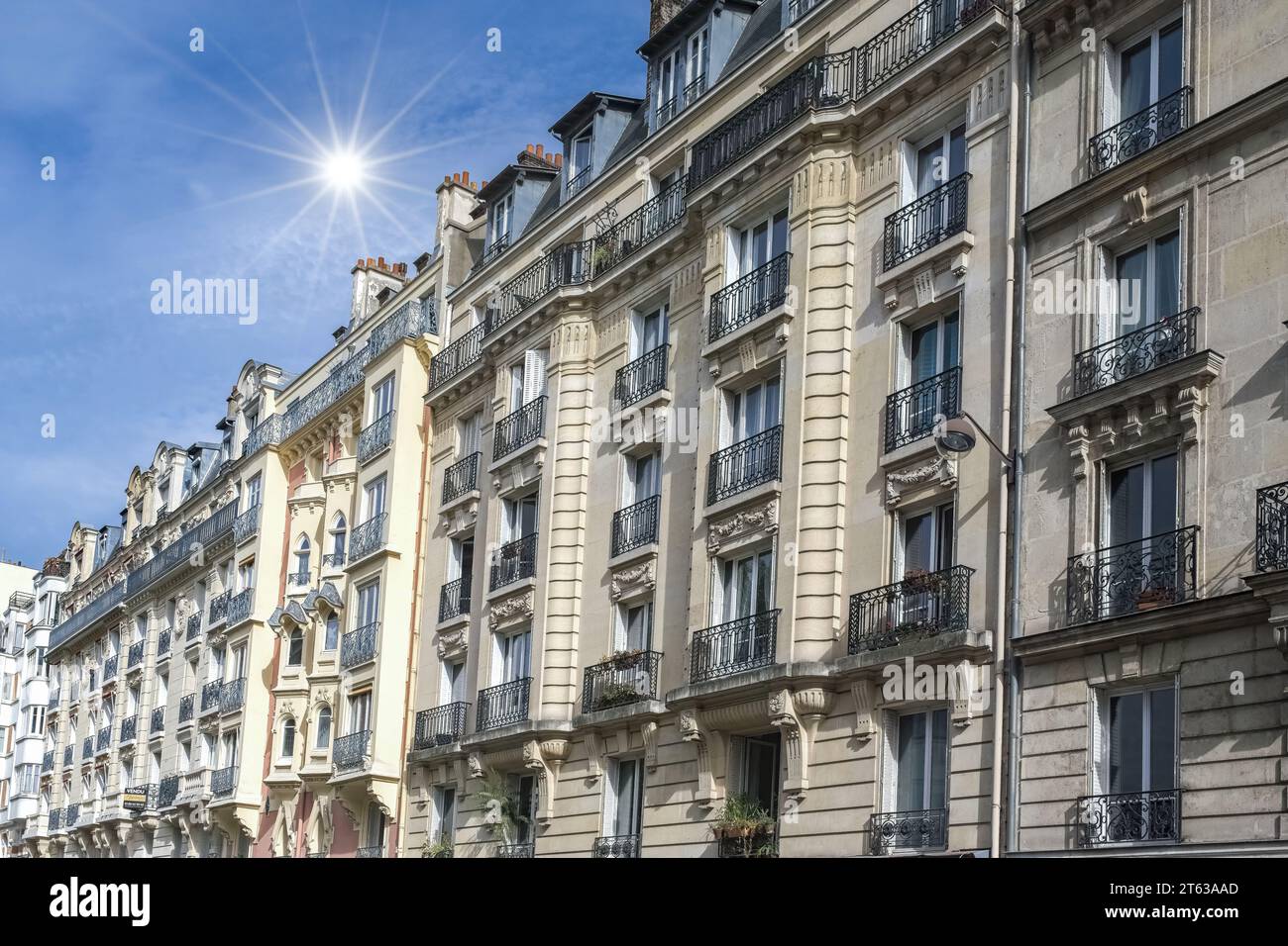 Paris, beautiful building, rue de Picpus in the 12th arrondissement ...