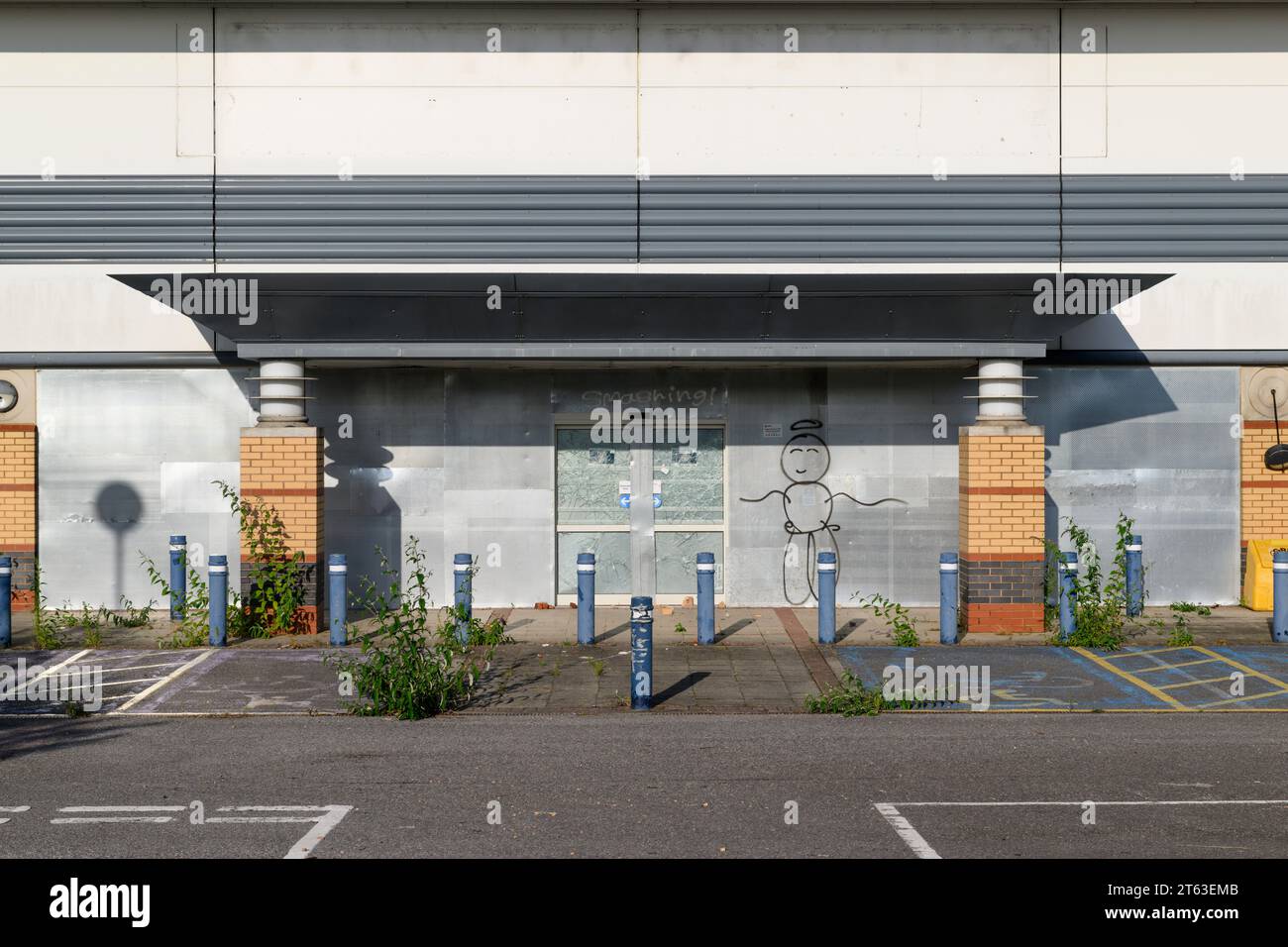 The closed down and derelict Brighton Hill Retail Park, Basingstoke ...