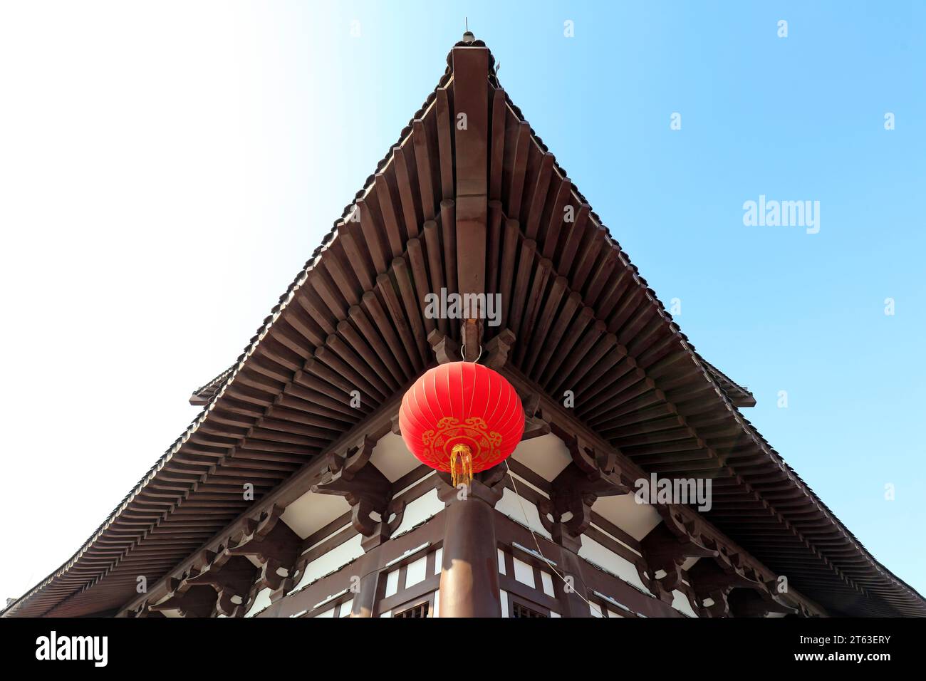 Chinese ancient architecture lanterns hi-res stock photography and ...