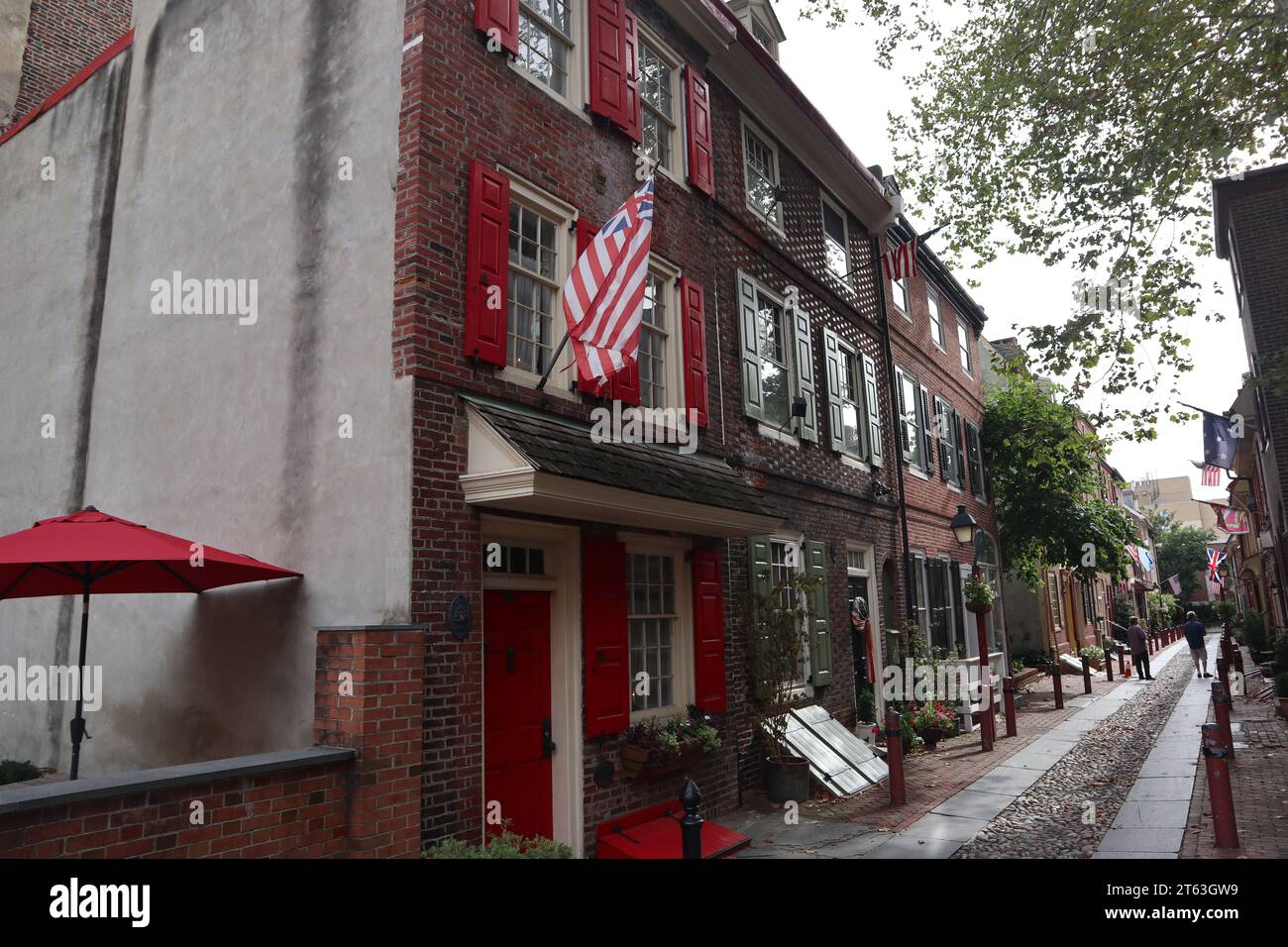 Elfreth's alley 18th century hi-res stock photography and images - Alamy