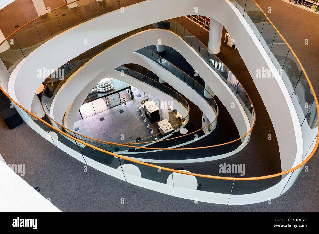 Atrium building hi-res stock photography and images - Alamy
