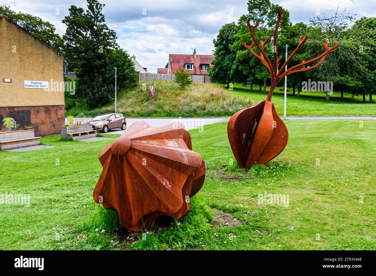 The Tillydrone Tops (Tilly Tops), a sculpture by Joseph Ingleby ...