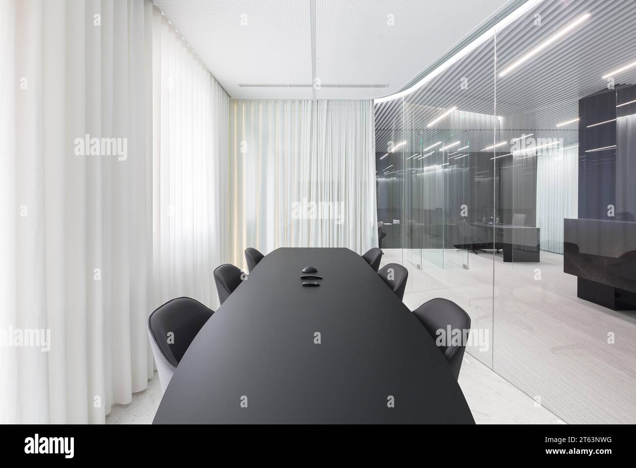Sleek minimalist conference room hi-res stock photography and images ...