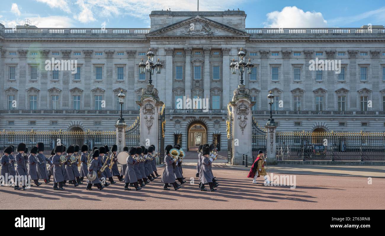 Guardsmen winter uniform grey coats hi-res stock photography and images ...