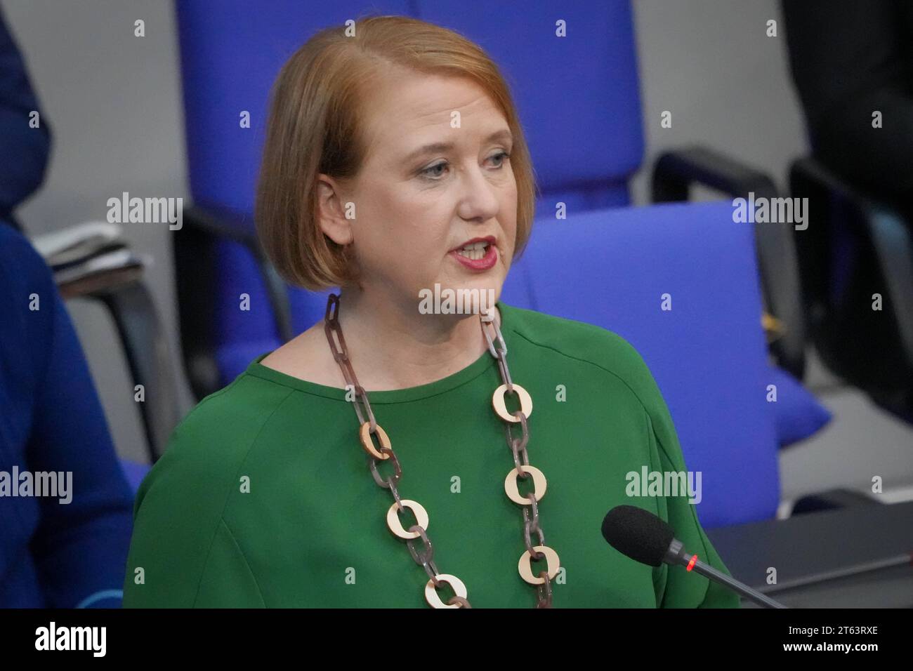 133. Bundestagssitzung und Debatte Lisa Paus Bundesfamilienministerin ...