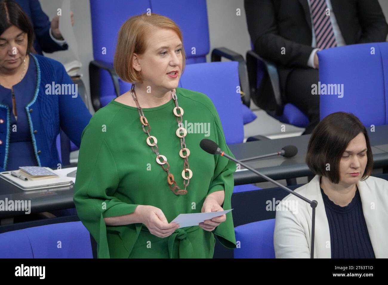 133. Bundestagssitzung und Debatte Lisa Paus Bundesfamilienministerin ...