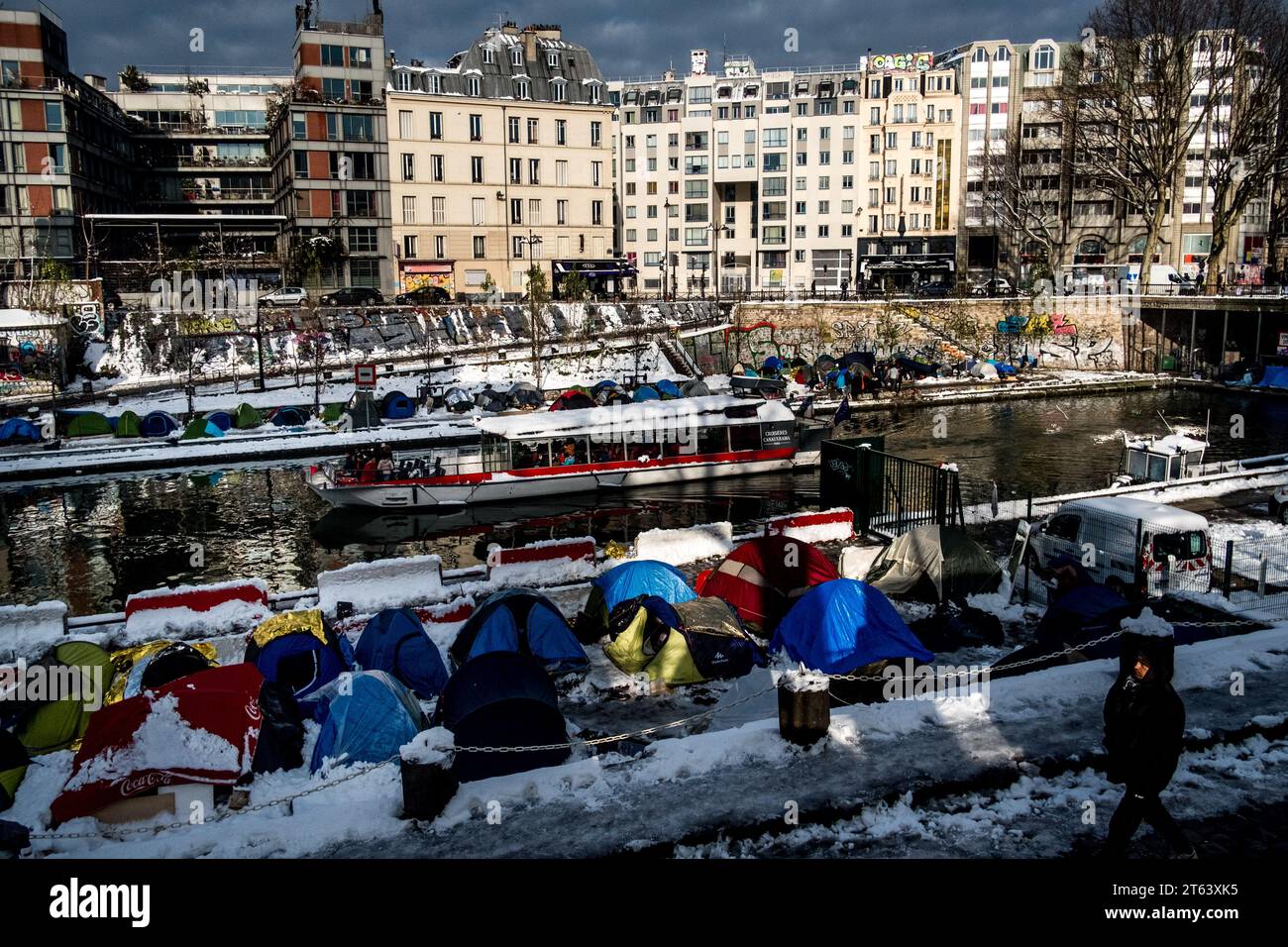 Current refugee situation hi-res stock photography and images - Alamy