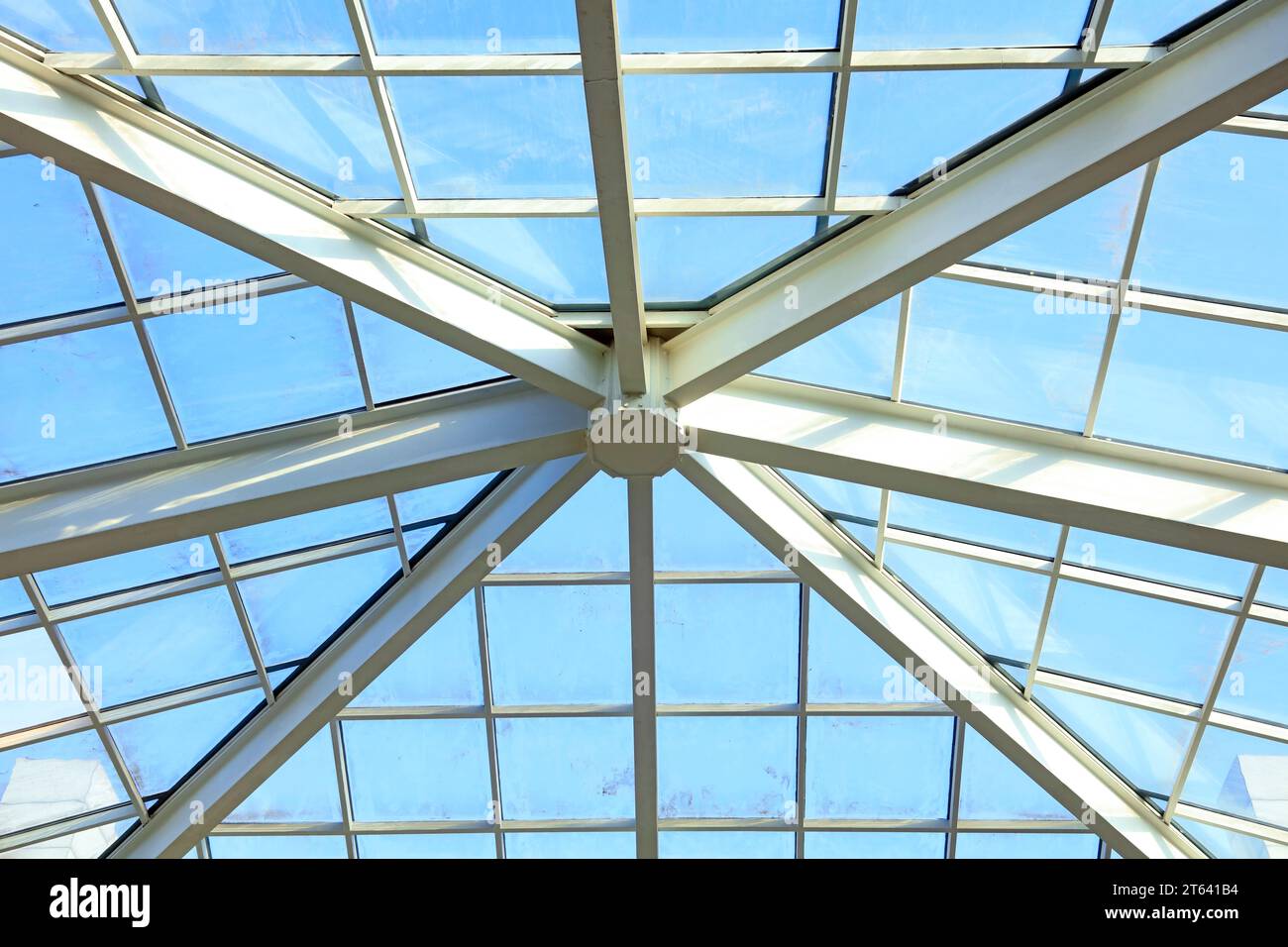 Steel truss in plant construction site Stock Photo - Alamy