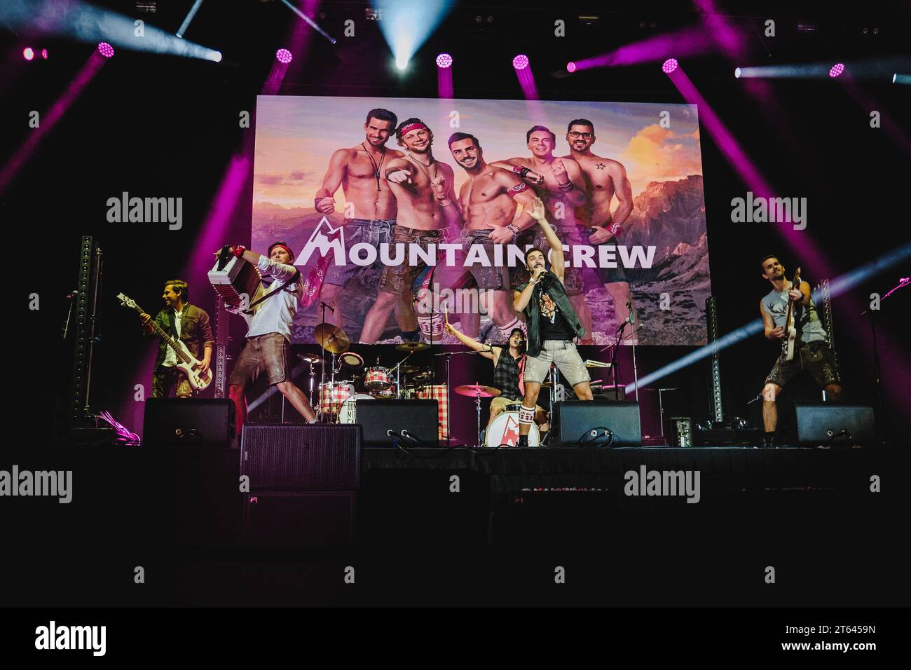 Boyband aus den alpen hi-res stock photography and images - Alamy