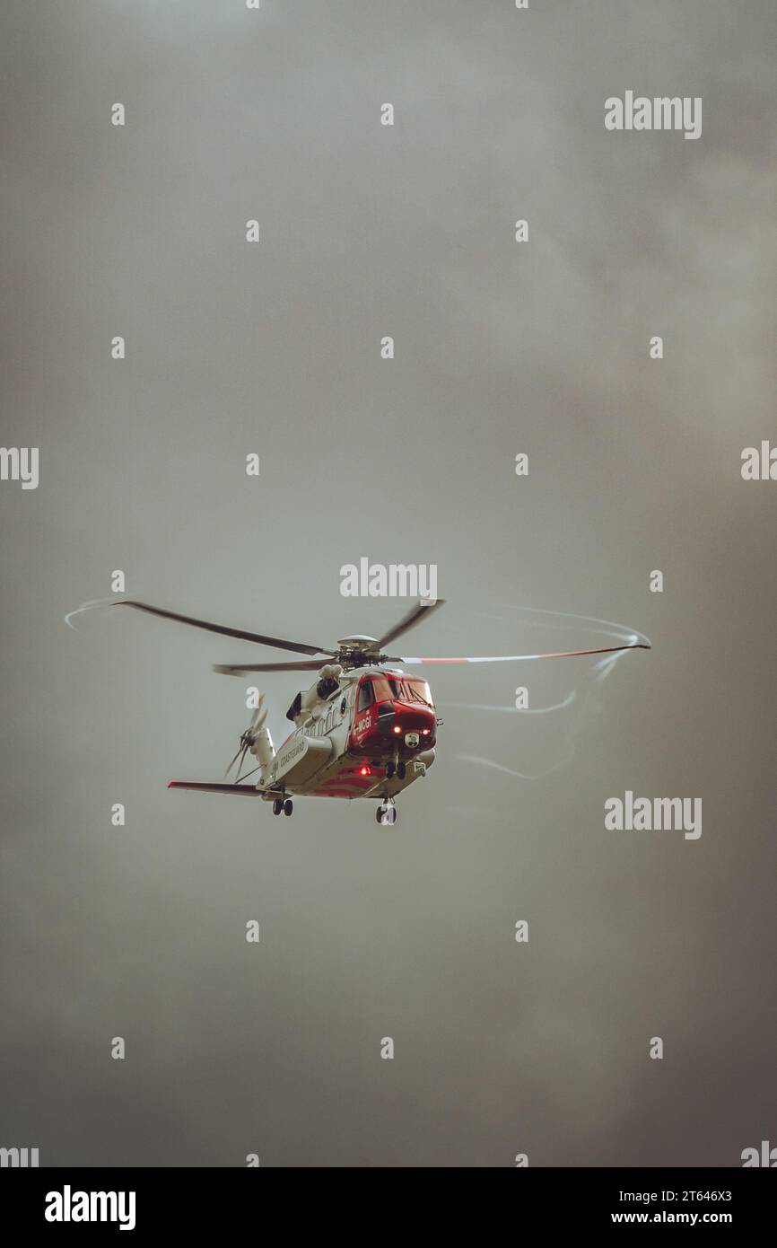 Ambulance search rescue teams hi-res stock photography and images - Alamy