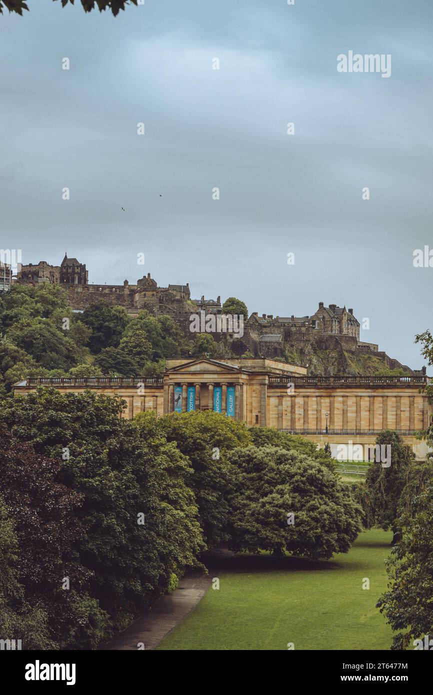 Edinburgh monuments skyline hi-res stock photography and images - Alamy