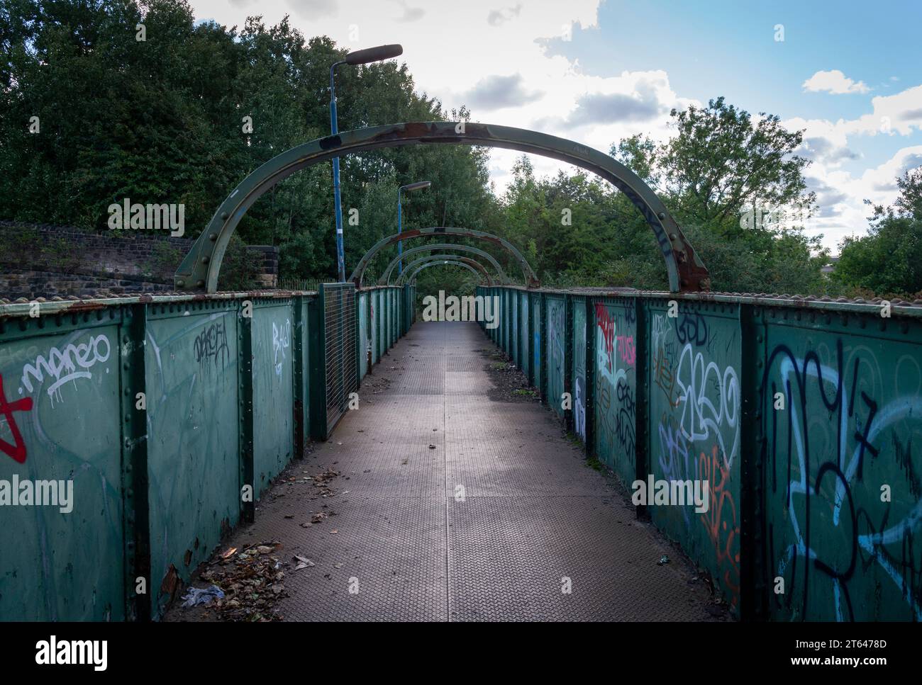 Dissused station hi-res stock photography and images - Alamy