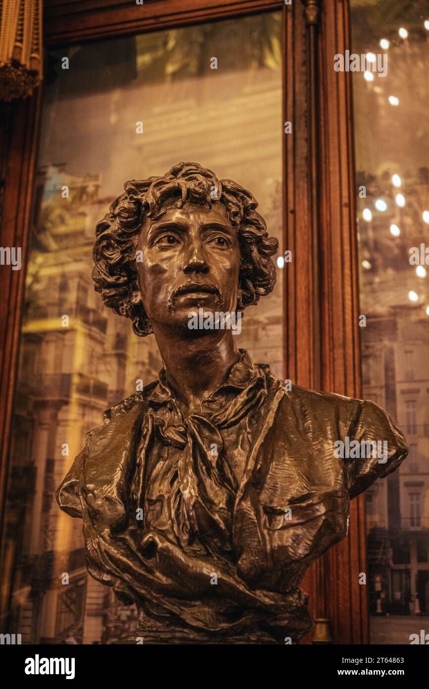 Iconic palais garnier opera hi-res stock photography and images - Alamy