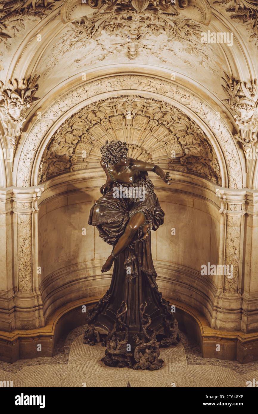 Iconic palais garnier opera hi-res stock photography and images - Alamy