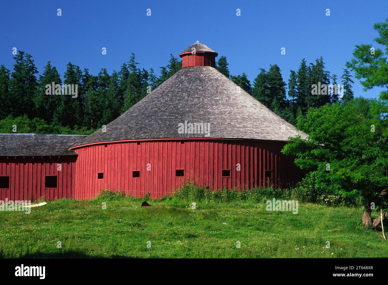 Laughlin round barn, Cowlitz County, Washington Stock Photo - Alamy