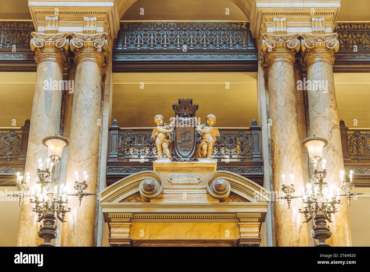 Iconic palais garnier opera hi-res stock photography and images - Alamy