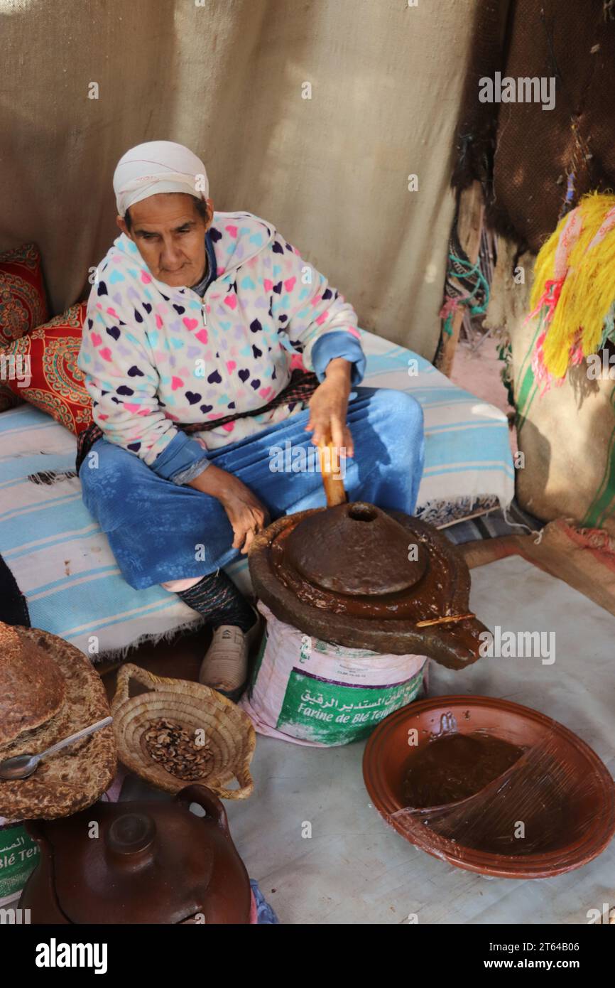 Lady making argon oil hi-res stock photography and images - Alamy
