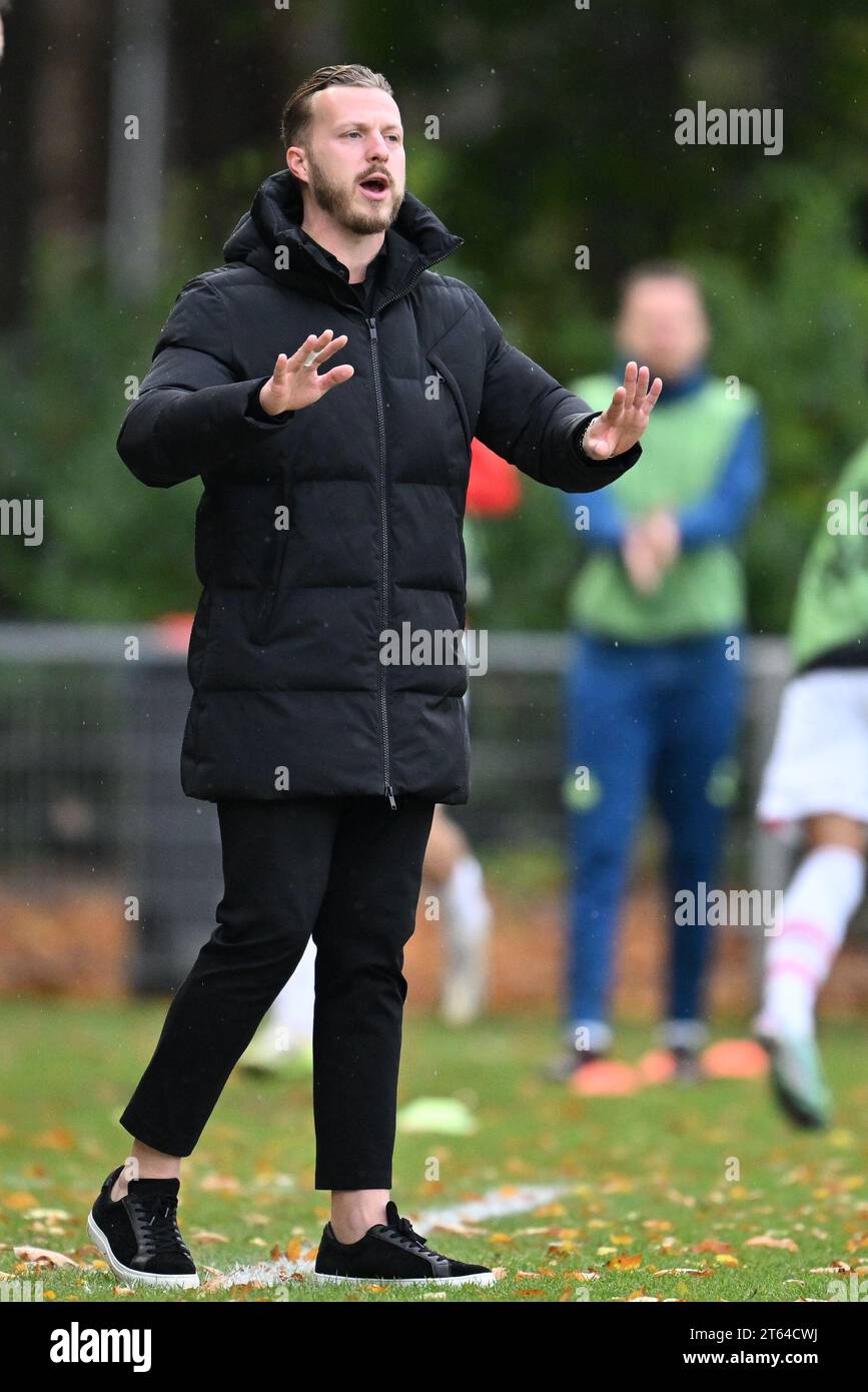 Eindhoven, Netherlands. 08th Nov, 2023. Head Coach Vincent Heilmann of ...
