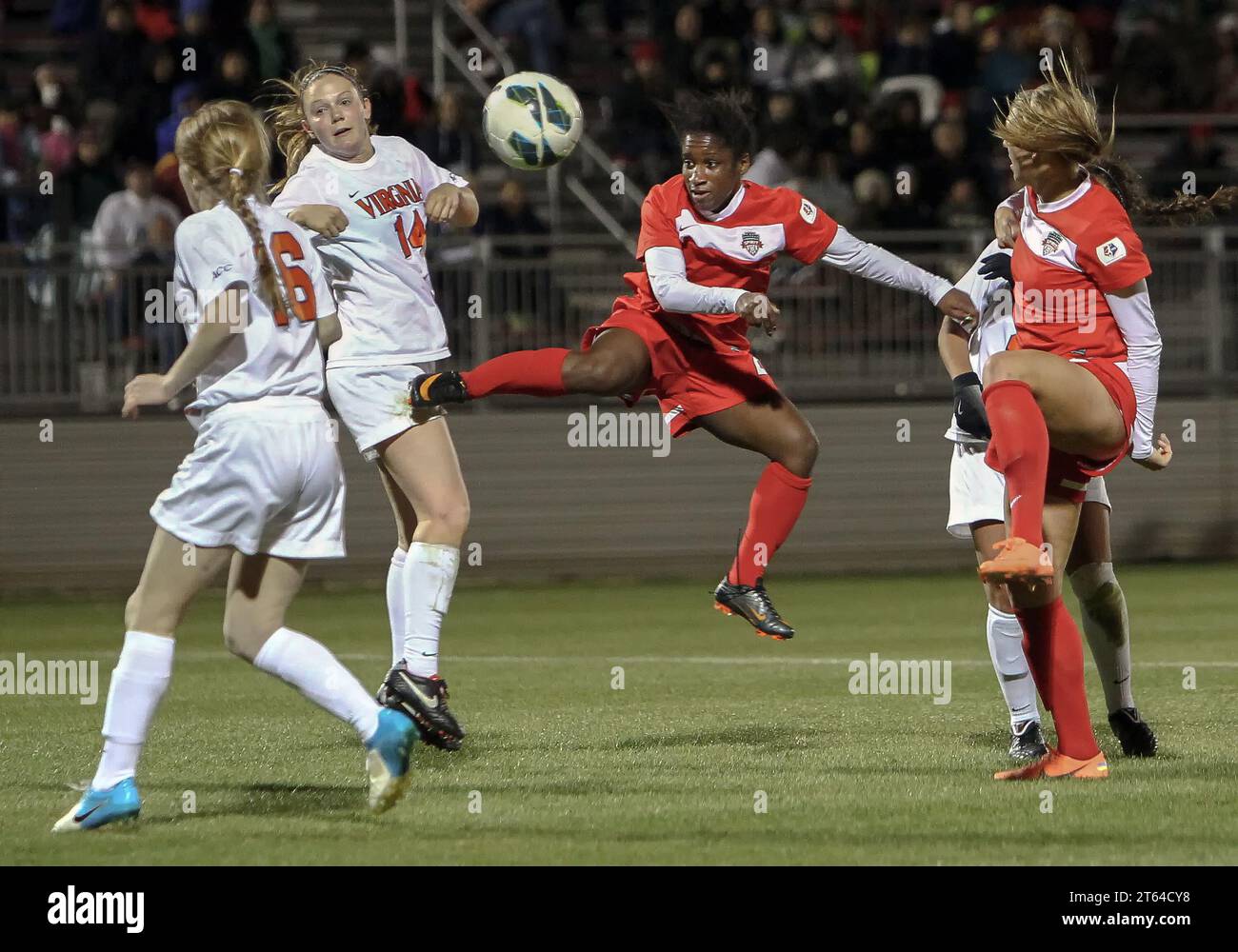 Kristen mcnabb 14 hi-res stock photography and images - Alamy