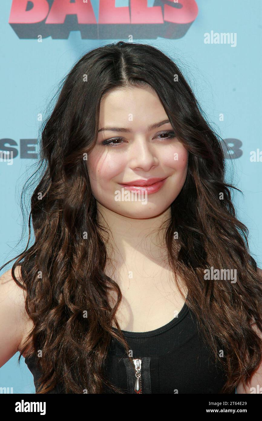 Miranda Cosgrove at the Premiere of Columbia Pictures and Sony Pictures ...