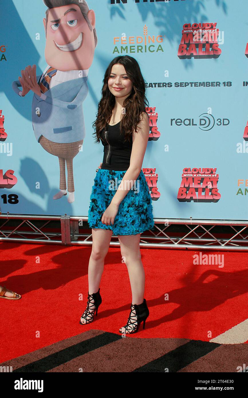 Miranda Cosgrove at the Premiere of Columbia Pictures and Sony Pictures ...