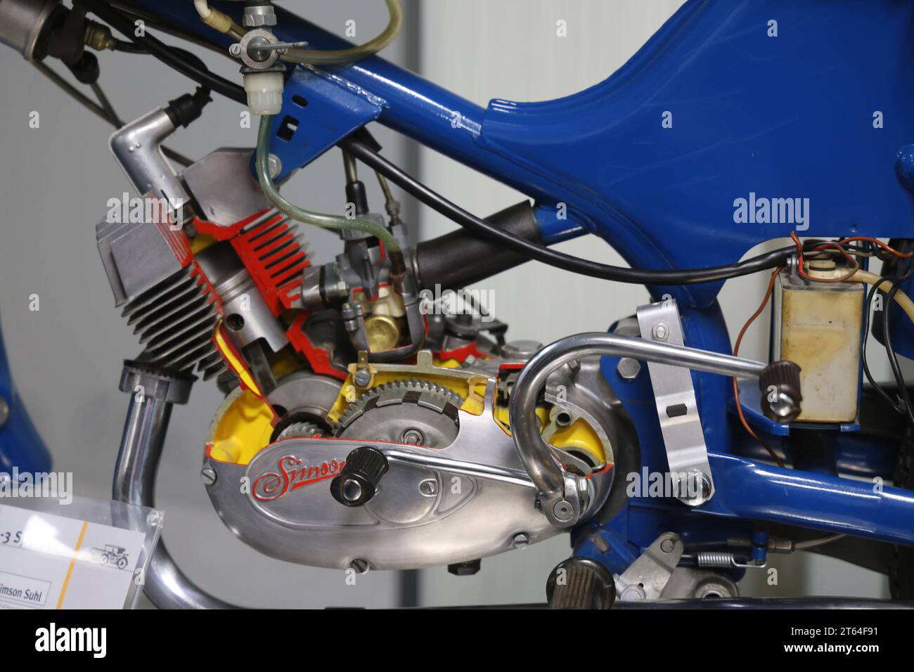 Suhl 30.10.2023, Suhl, Fahrzeugmuseum - Blick in das Innere einer ...