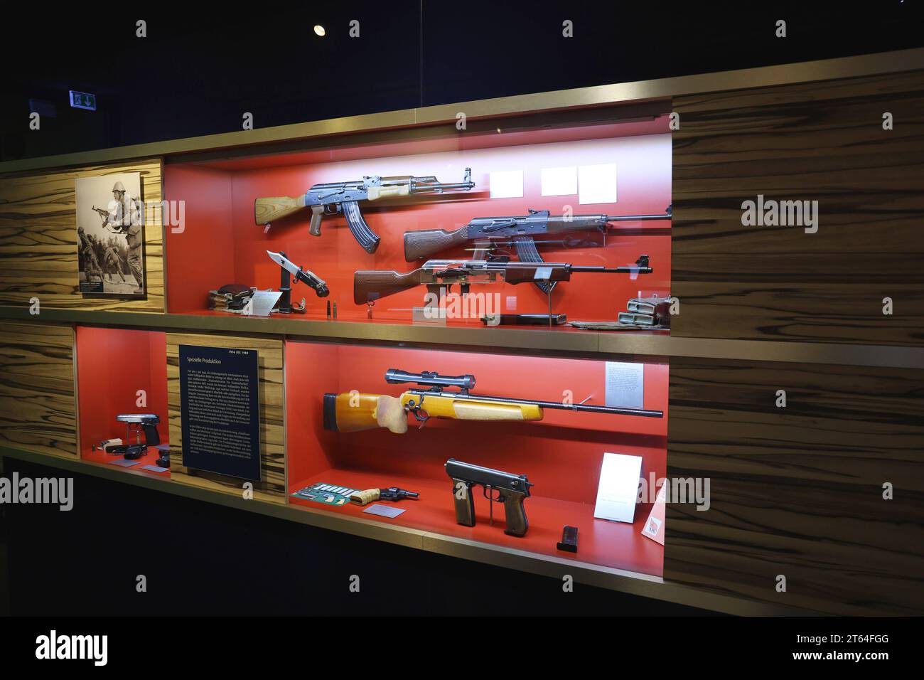 Suhl 30.10.2023, Suhl, Waffenmuseum - unterschiedlichste Waffen werden ...