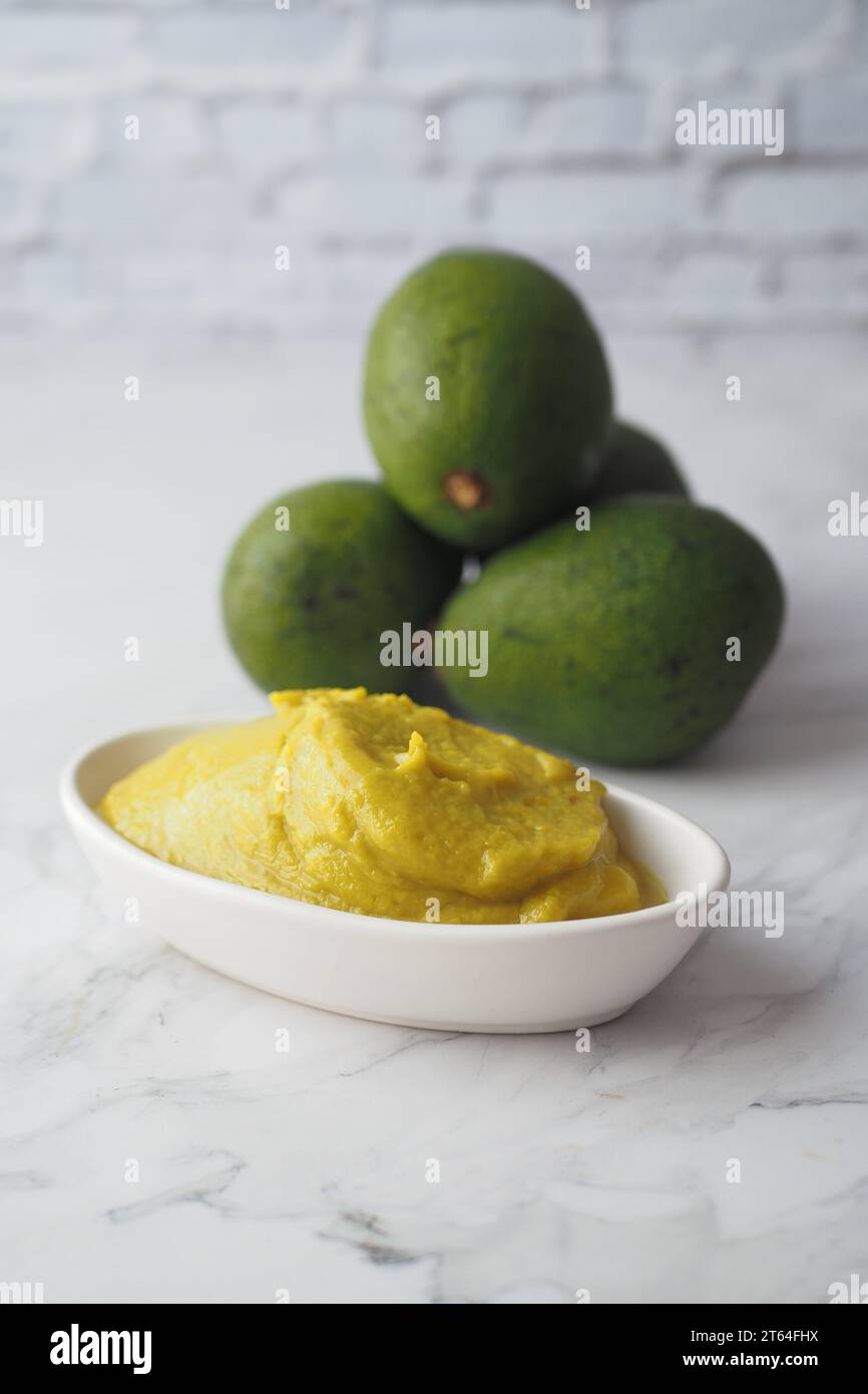 Avocado pasted in container hi-res stock photography and images - Alamy