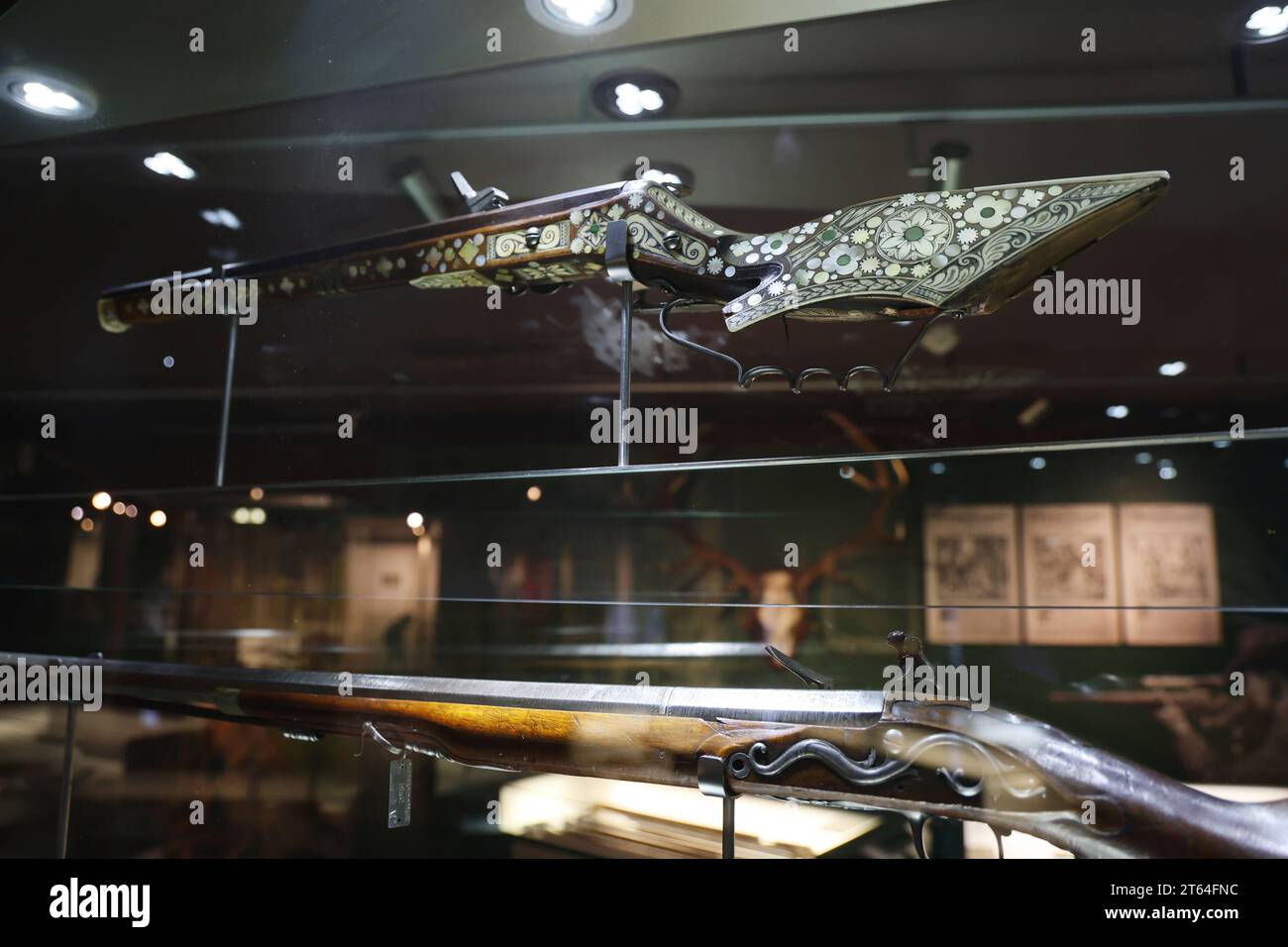 Suhl 30.10.2023, Suhl, Waffenmuseum - unterschiedlichste Waffen werden ...