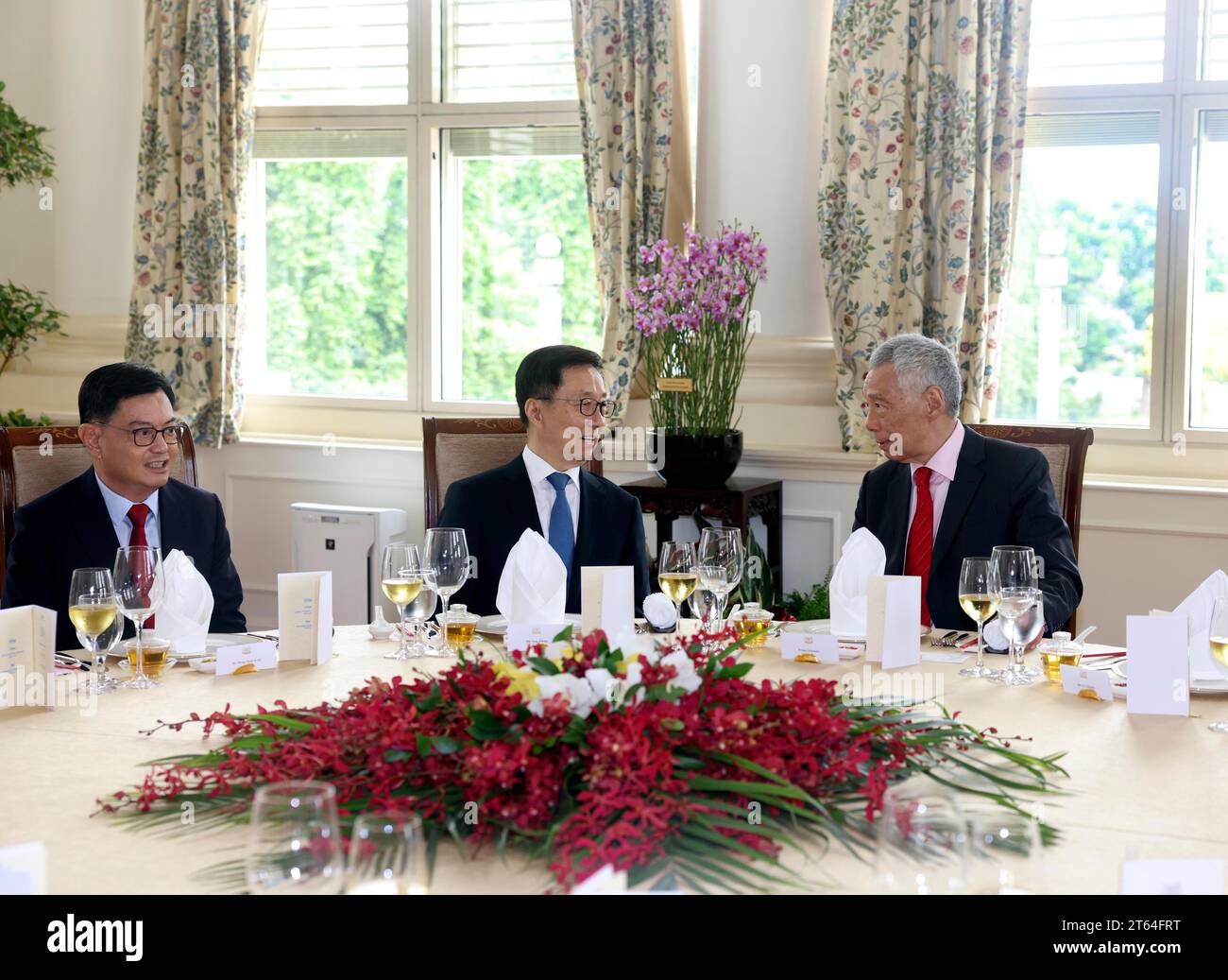 Singapore. 8th Nov, 2023. Chinese Vice President Han Zheng meets with ...