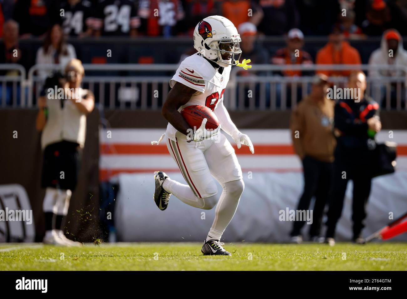 Arizona Cardinals wide receiver Greg Dortch (83) returns a kick during ...