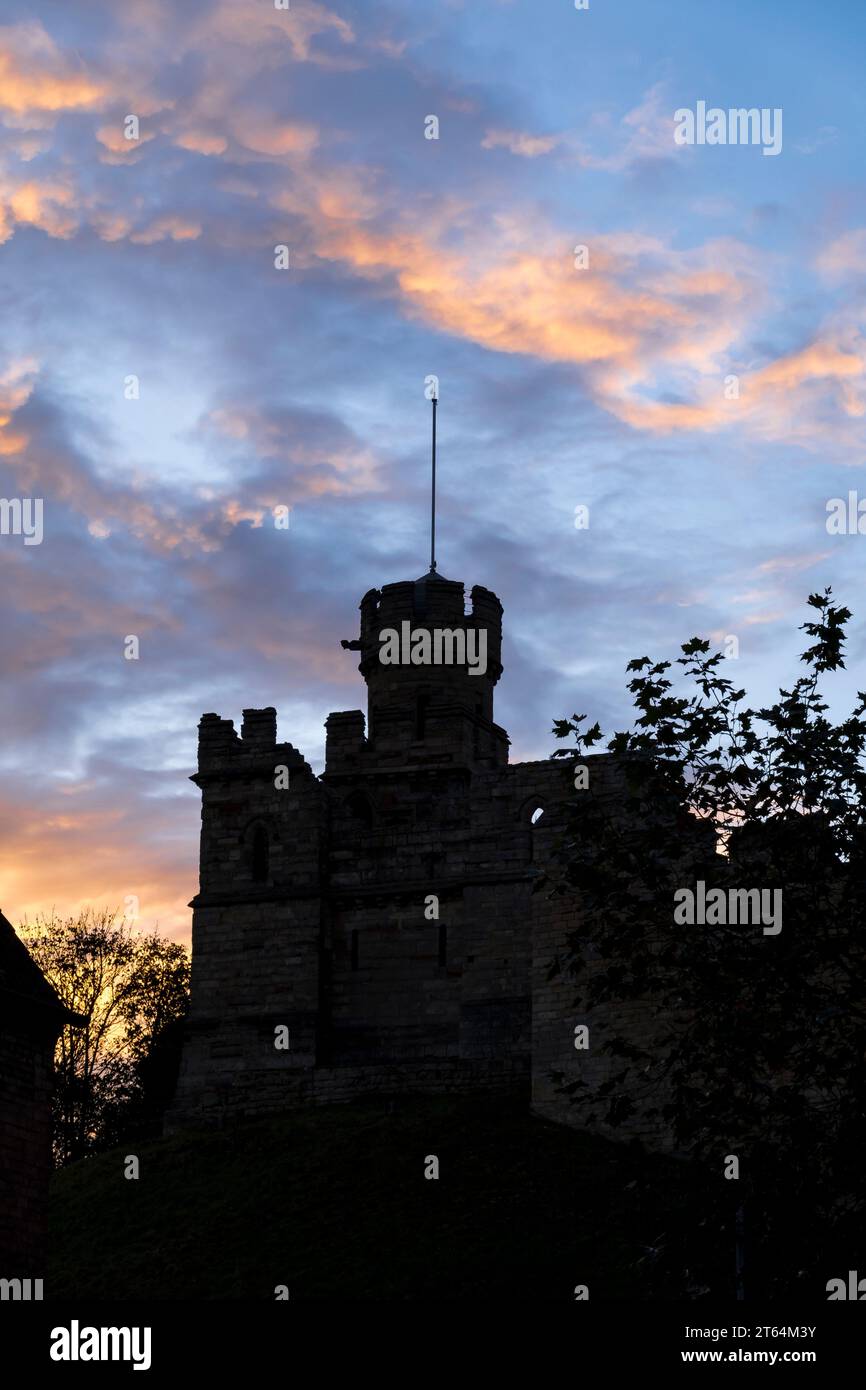 Sunset over Lincoln castle observation tower, Lincoln City ...