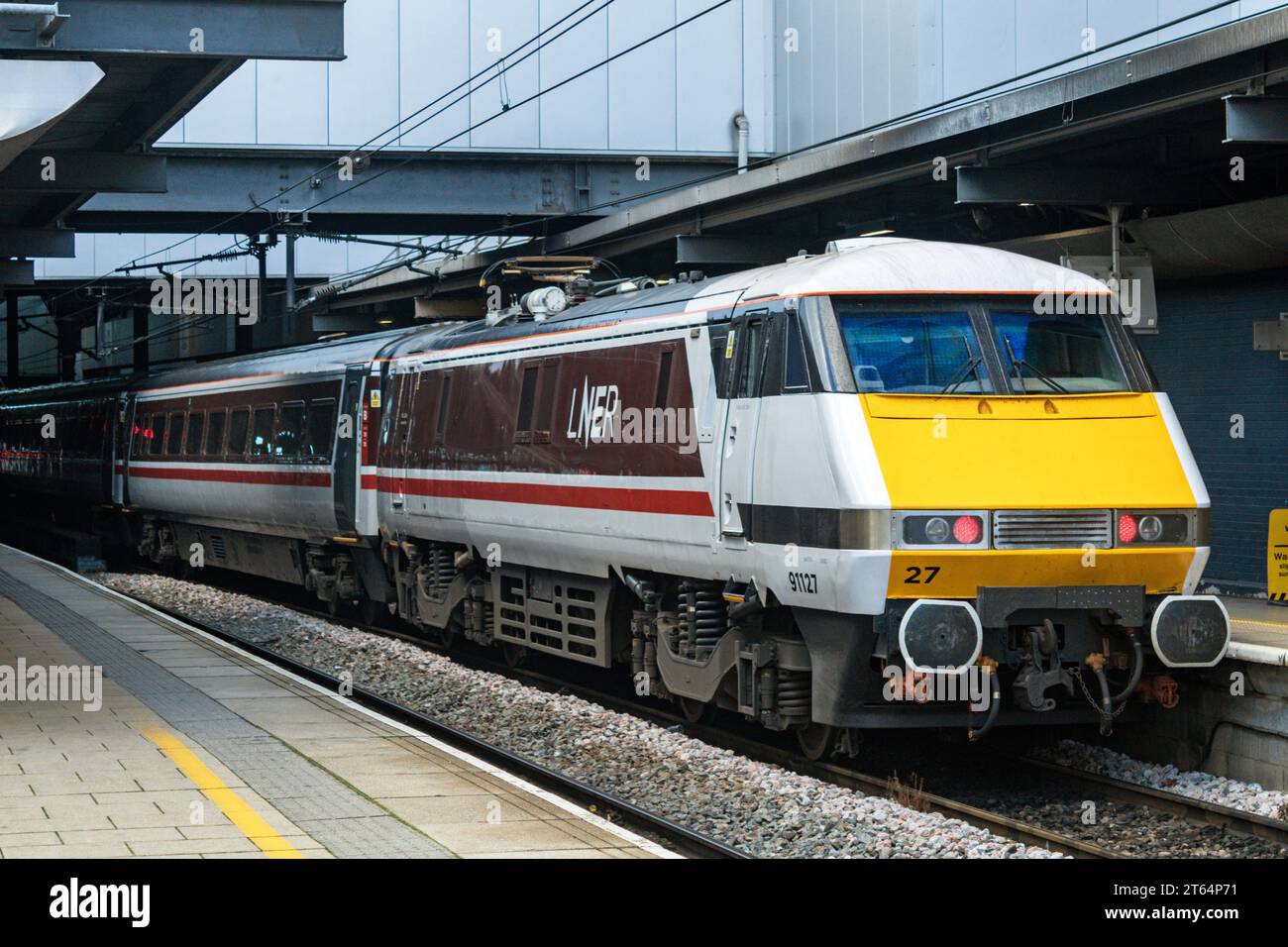 91127 at Leeds railway station. Saturday 15th October 2022 Stock Photo ...