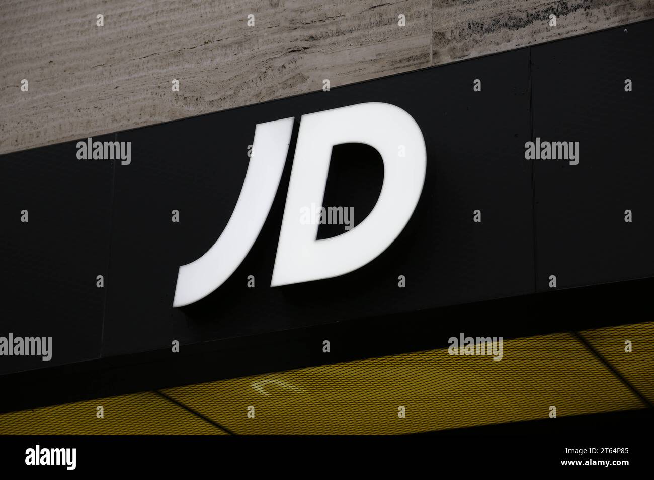 JD Logo am Store in Berlin *** JD logo on the store in Berlin Stock ...