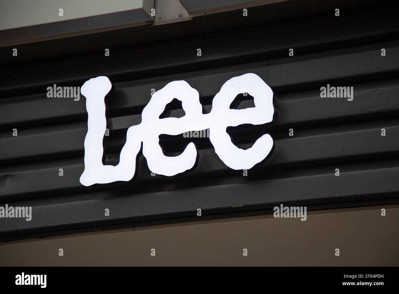 Lee Logo am Store in Berlin *** Lee logo on the store in Berlin Credit ...