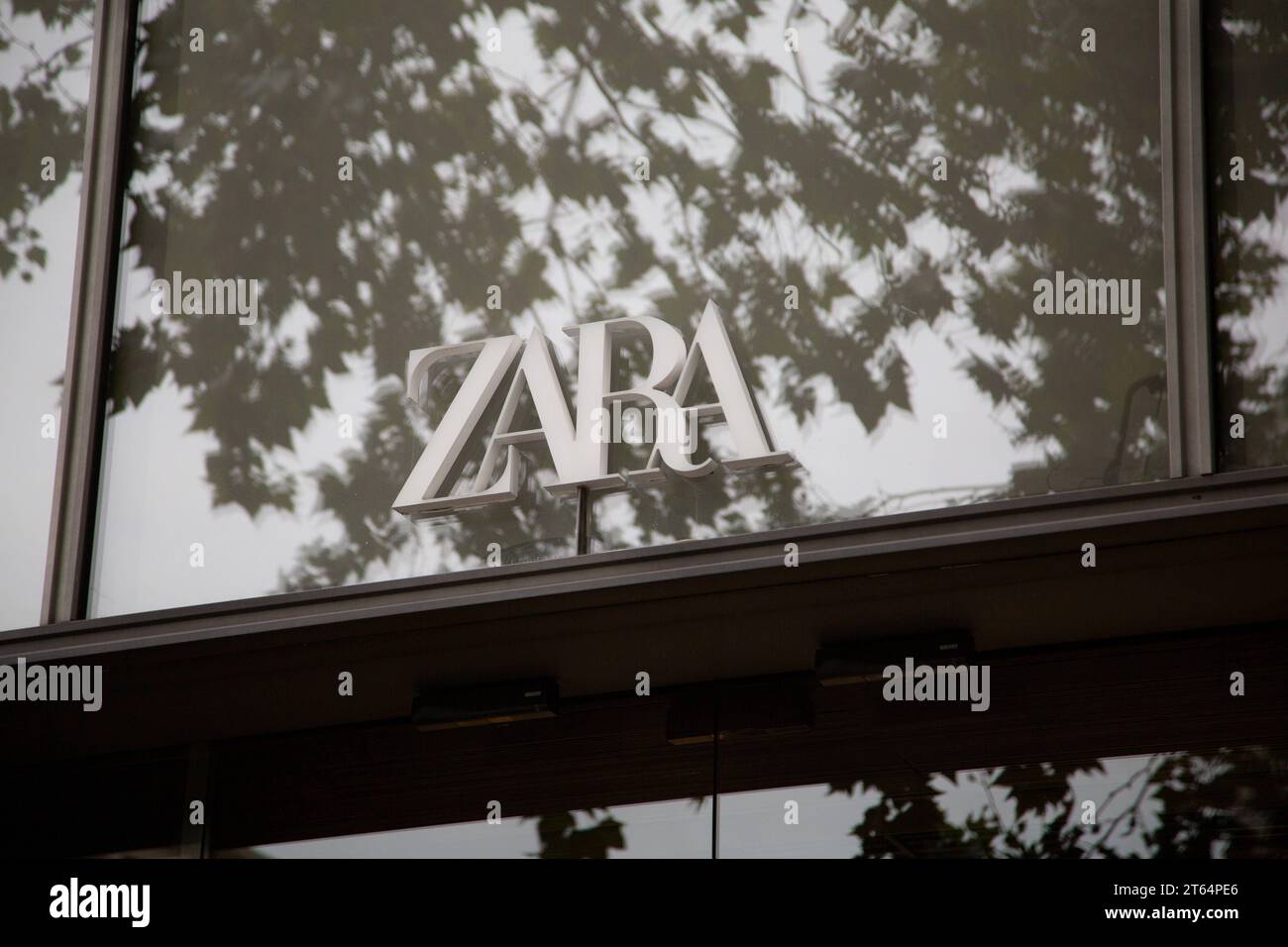 Zara marke hi-res stock photography and images - Alamy