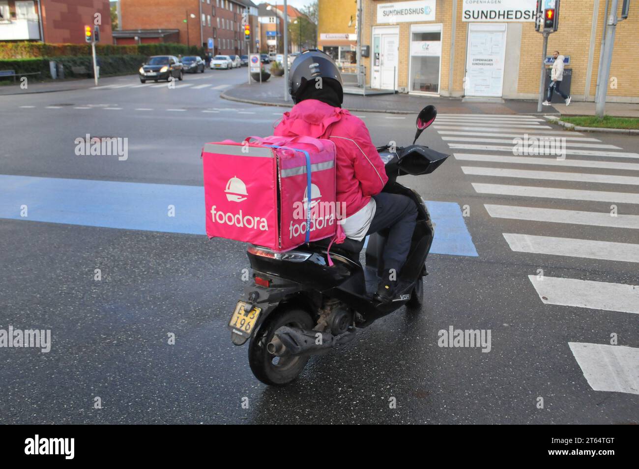 Foodora delivery male hi-res stock photography and images - Alamy