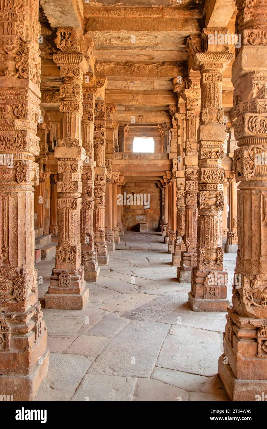 Qutub Minar building in the city of New Delhi India Stock Photo - Alamy