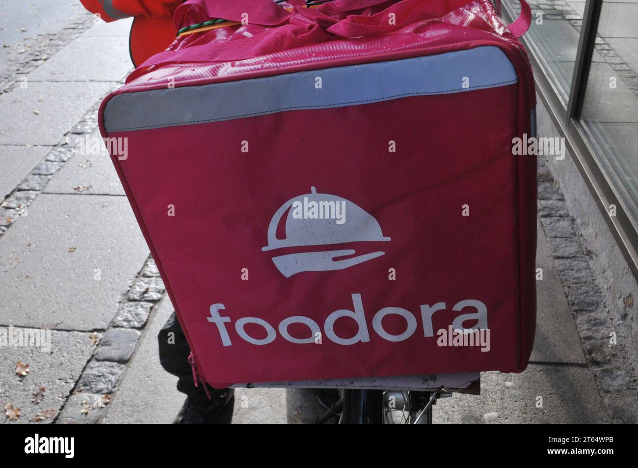 Foodora delivery male hi-res stock photography and images - Alamy