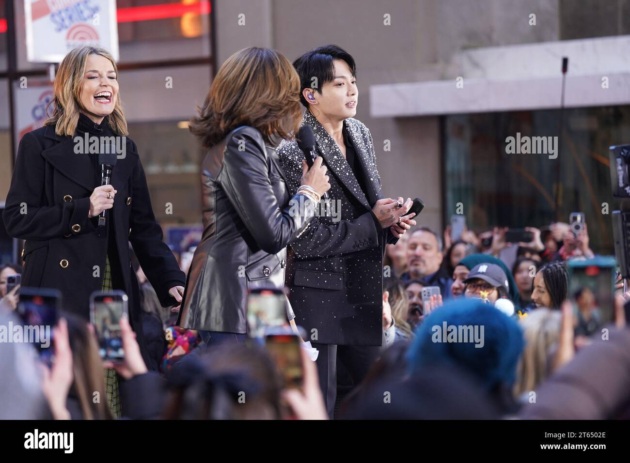 New York, USA. 08th Nov, 2023. BTS member Jung Kook wows fans with a ...