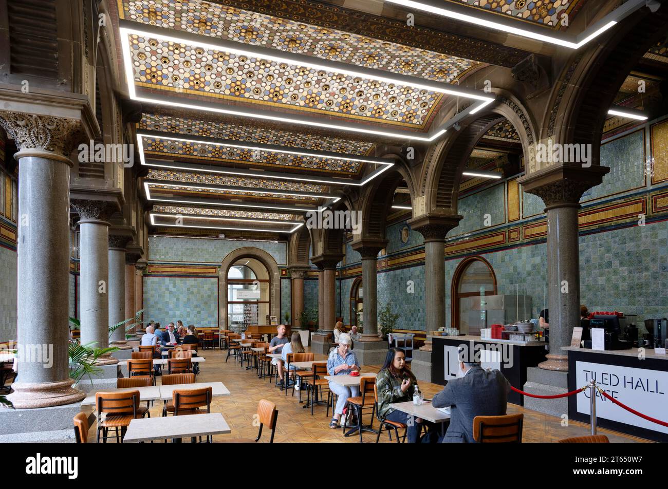Leeds tiled hall café hi-res stock photography and images - Alamy